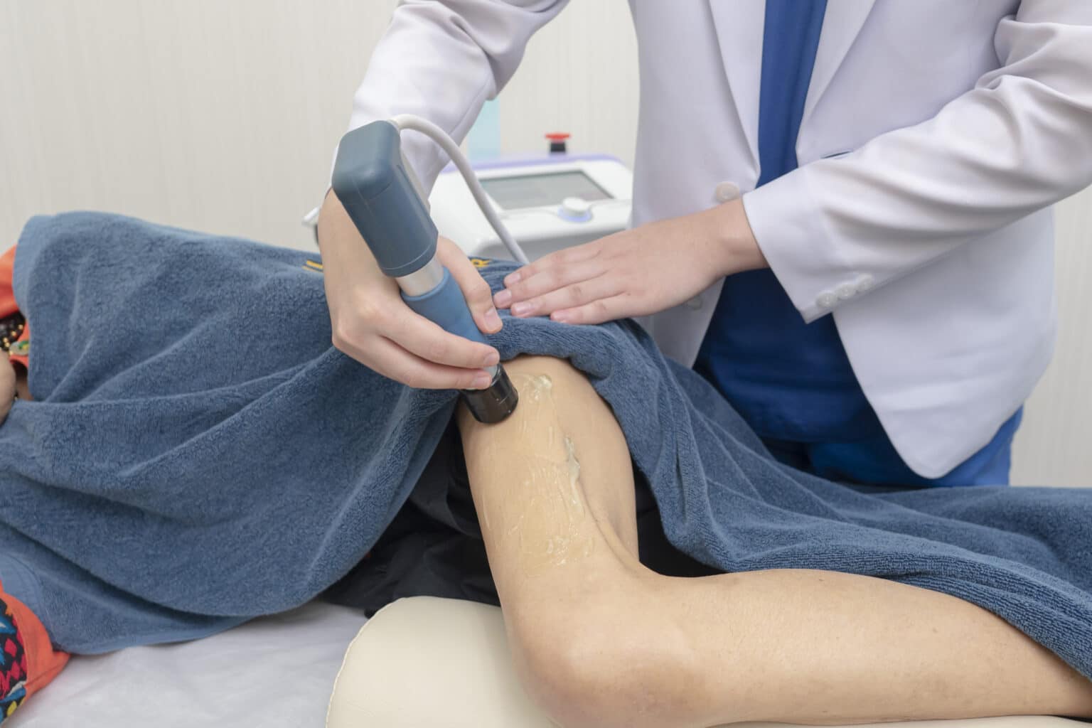 ฟื้นฟูคอ บ่า ไหล่ ข้อ ด้วย Shockwave Therapy (SWT) - Kloss Clinic Thailand